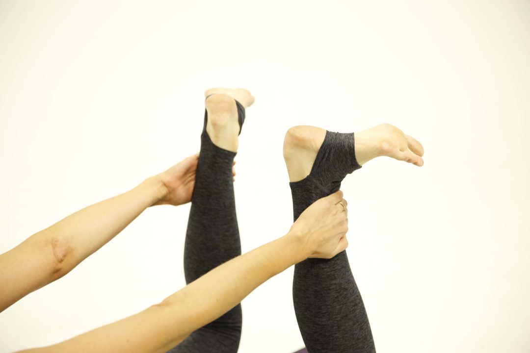 How To Do Bow Pose – Brett Larkin Yoga